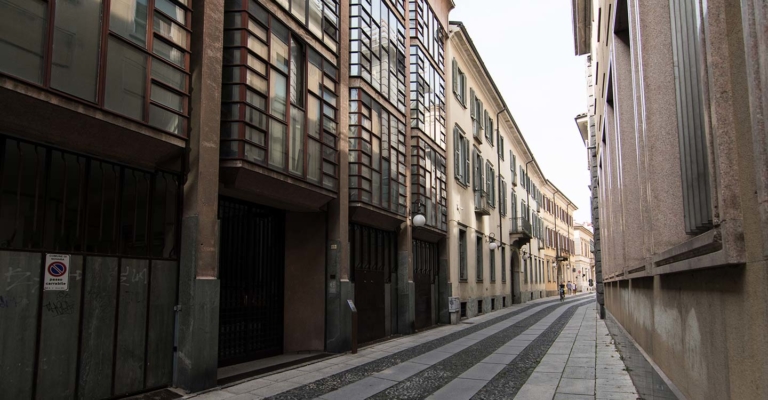 Edificio per uffici: l’architettura pubblica della Novara del